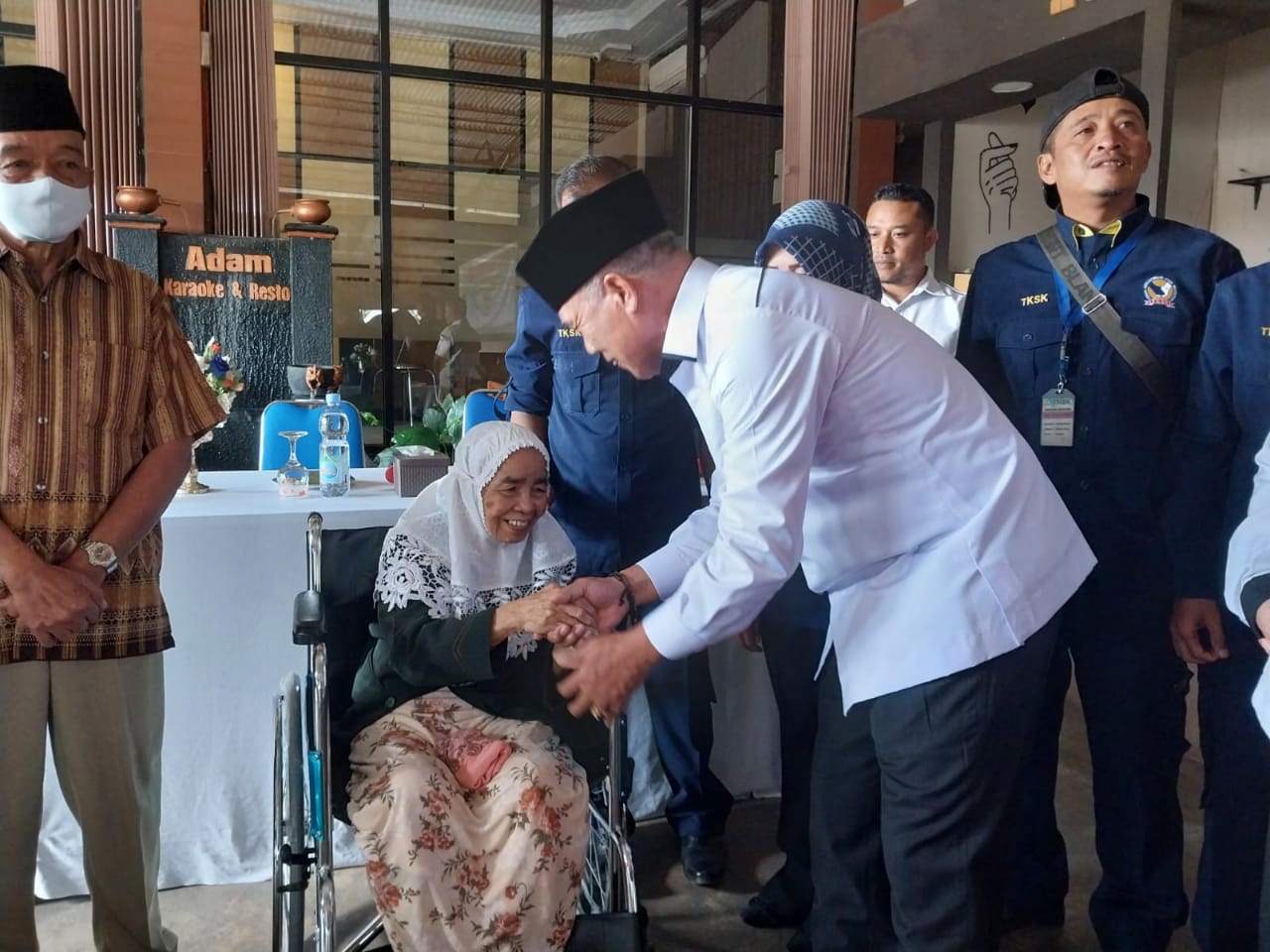 Peduli Disabilitas, Bupati Dan Dinsos Salurkan Alat Kebutuhan Khusus Penyandang Disabilitas ...