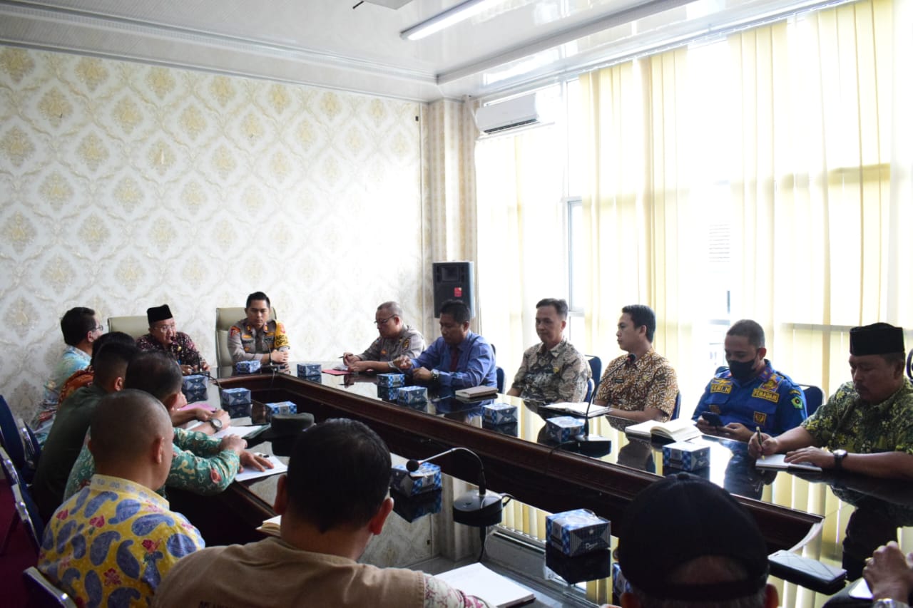 Matangkan Persiapan Jelang Apel Siaga Bencana, Pemkab RL Hadirkan Forkopimda Dan OPD Rapat ...
