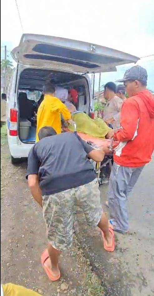 Bupati Rejang Lebong Peduli Warga, Lansia Sakit Dari Dataran Tapus ...
